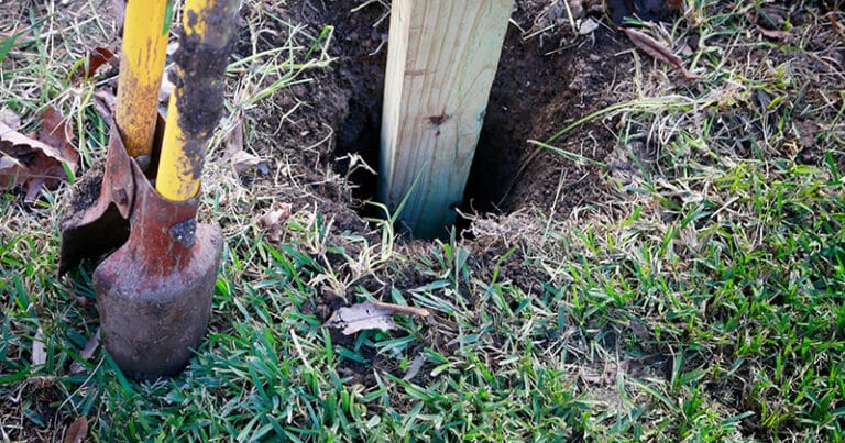 The Top 6 Fence Post Hole Shovels - Inside Advisor Pro